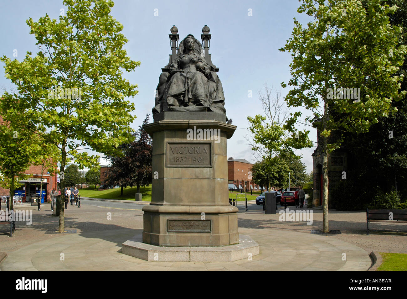 queen victoria statue,st.helens.merseyside Stock Photo - Alamy