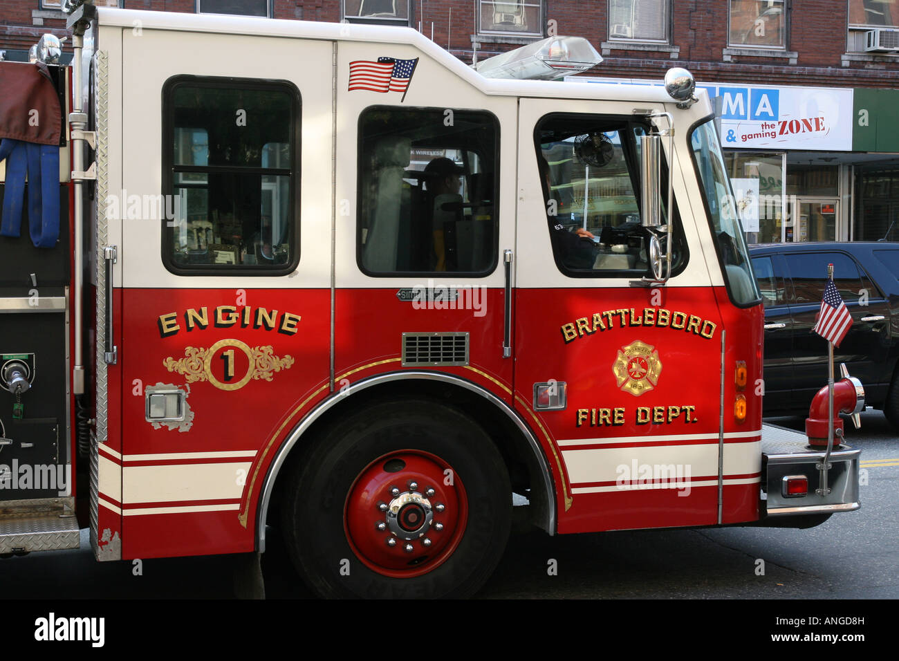 Fire engine on main hi-res stock photography and images - Alamy