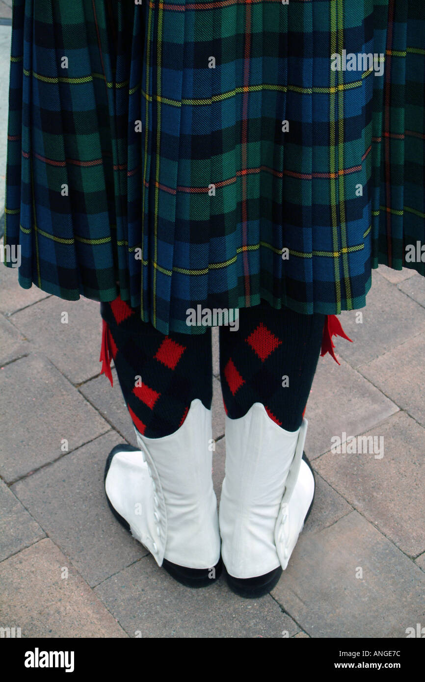 Scottish Piper kilt Stock Photo - Alamy