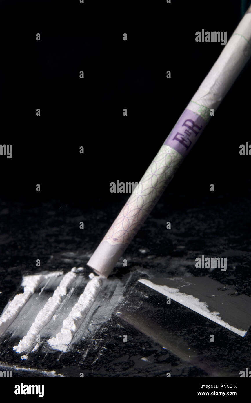 Rolled up note drugs hi-res stock photography and images - Alamy Rolled up note drugs hi-res stock photography and images - Alamy