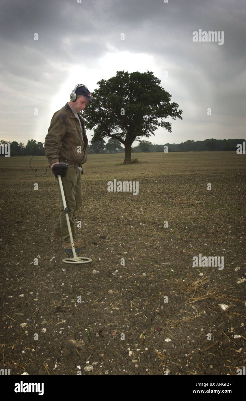 Male detectorist hi-res stock photography and images - Alamy