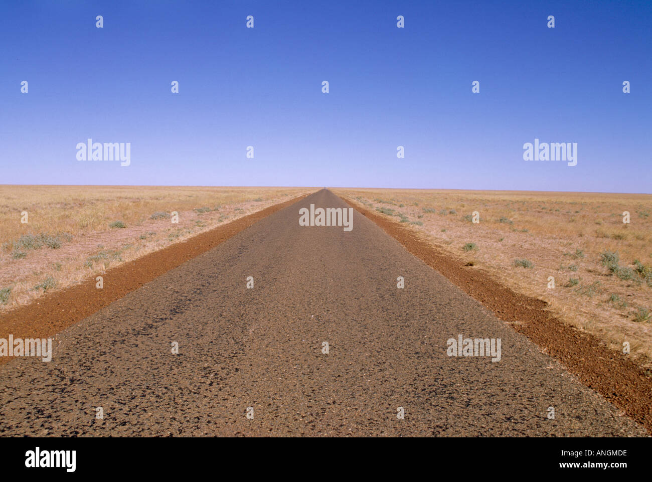 Empty outback road, the "Tablelands Highway". Northern Territory ...