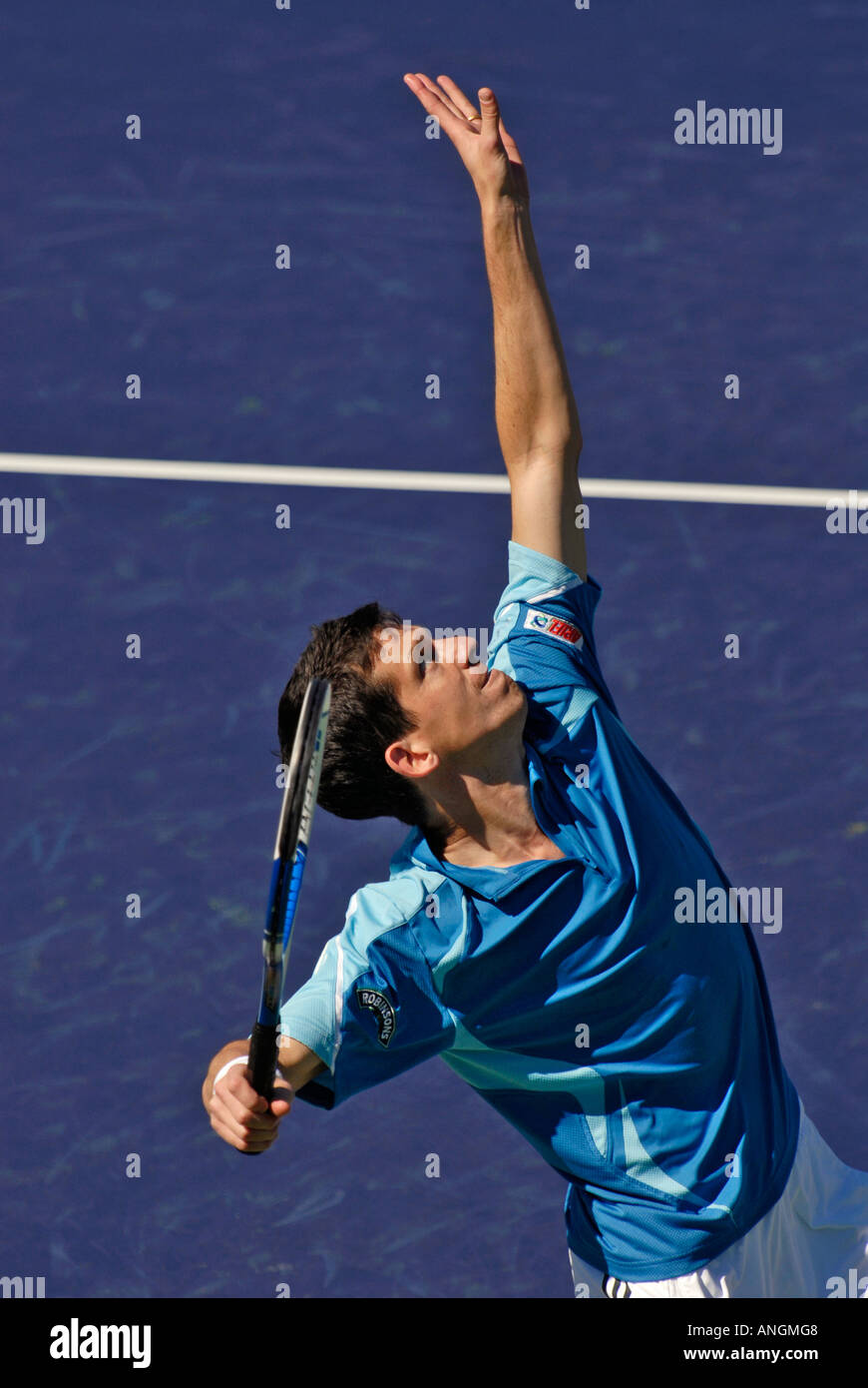 Tim Henman serves Stock Photo - Alamy