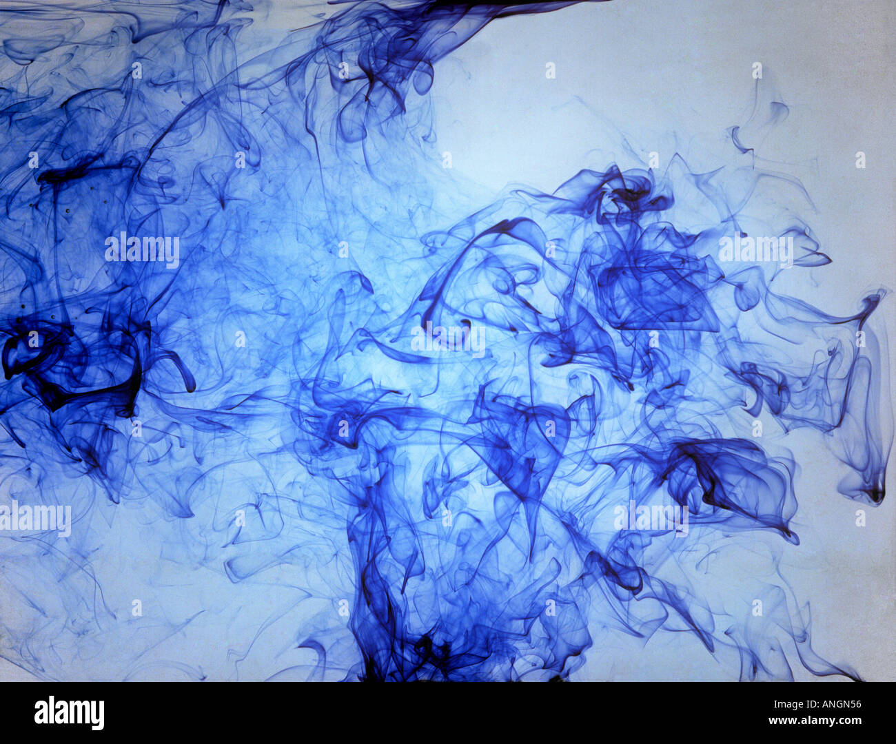 Diffusion diffusing hi-res stock photography and images - Alamy