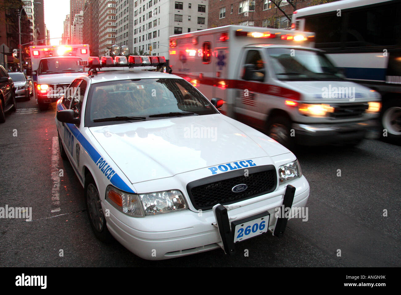 American ambulance sirens hi-res stock photography and images - Alamy