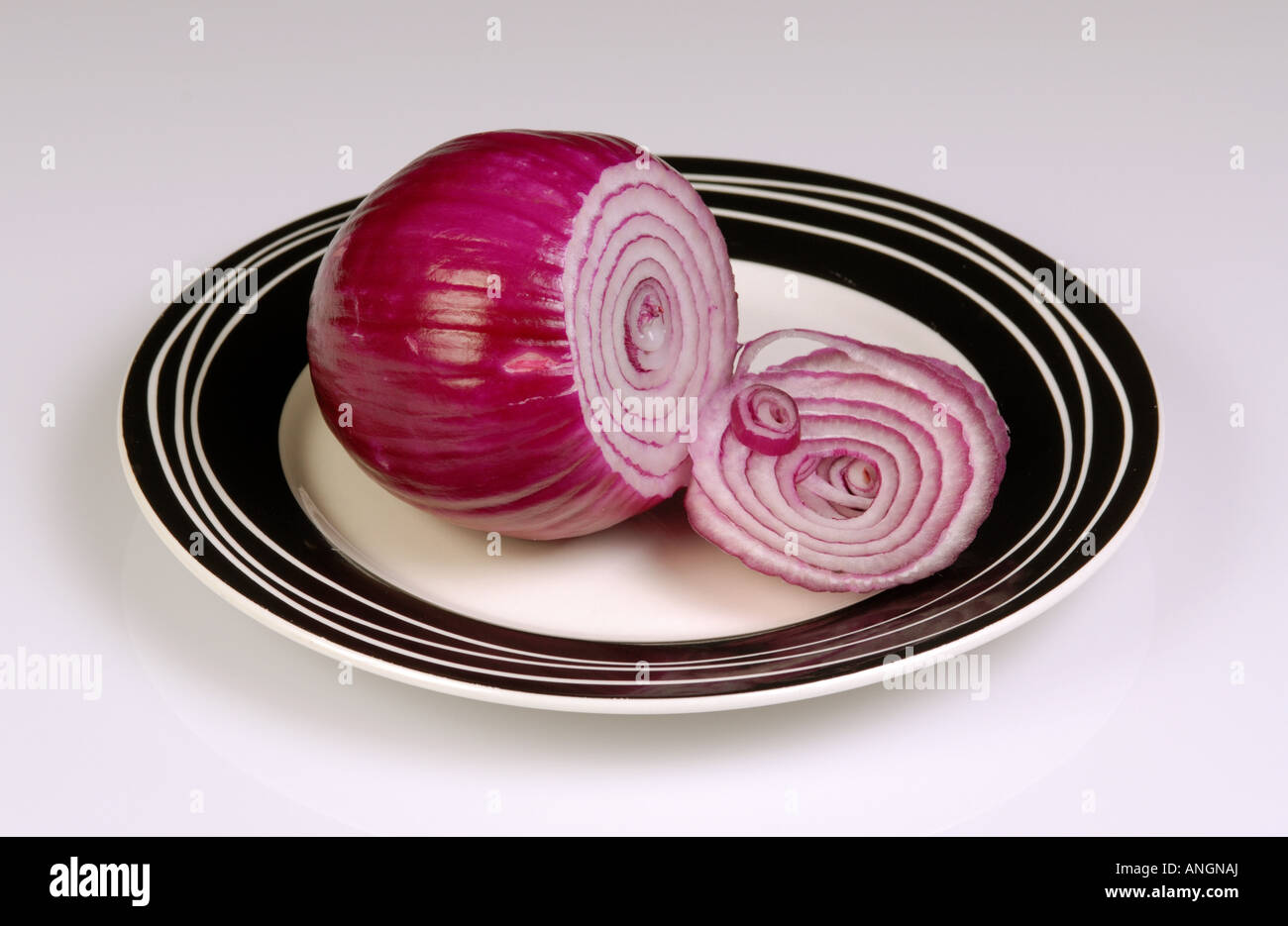 Red onion colour hi-res stock photography and images - Alamy