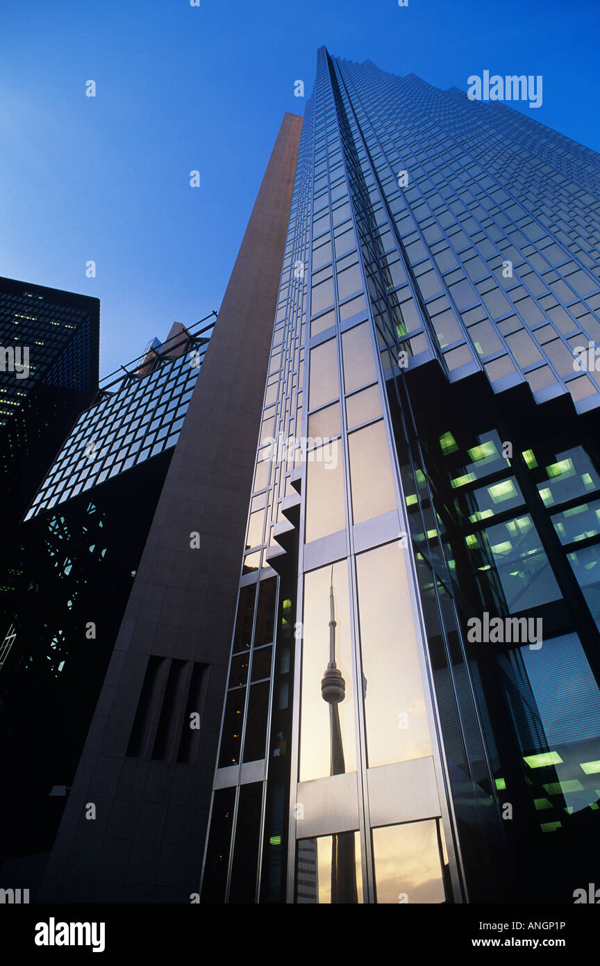 Bank financial building photos hi-res stock photography and images - Alamy