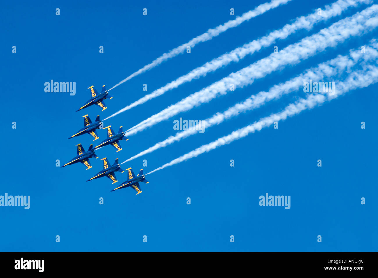 Us navy aviation weapons hi-res stock photography and images - Alamy