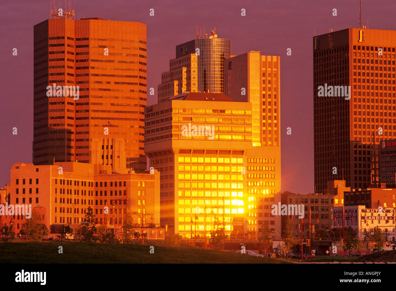 Downtown winnipeg at dawn hi-res stock photography and images - Alamy