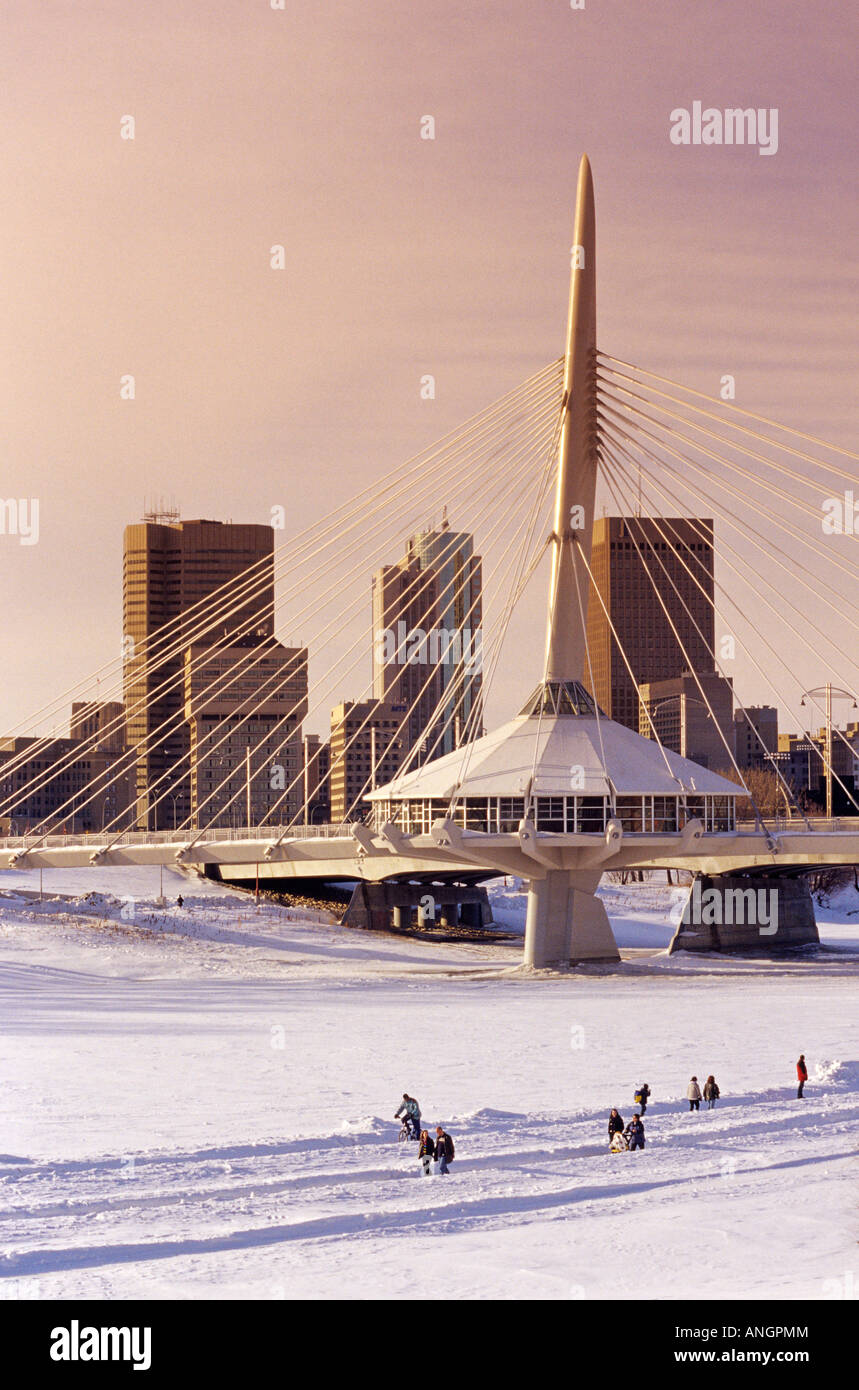 City skyline winter winnipeg manitoba hi-res stock photography and ...