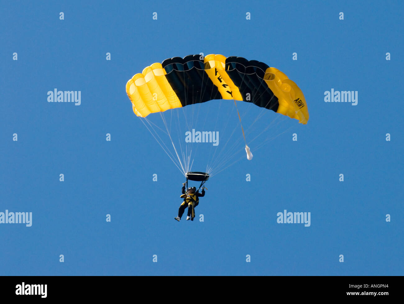 Military tandem skydive hi-res stock photography and images - Alamy