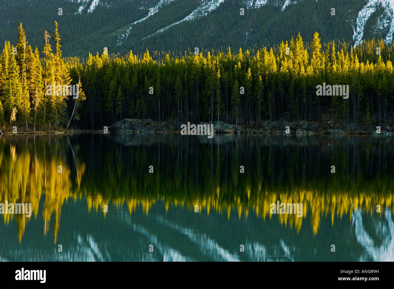 Herbert lake sunset banff national hi-res stock photography and images ...