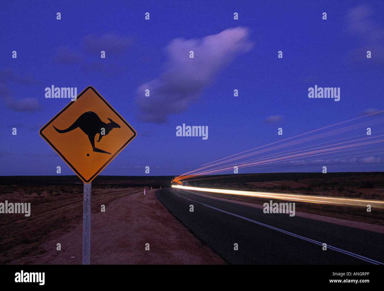Shark warning sign australia hi-res stock photography and images - Alamy