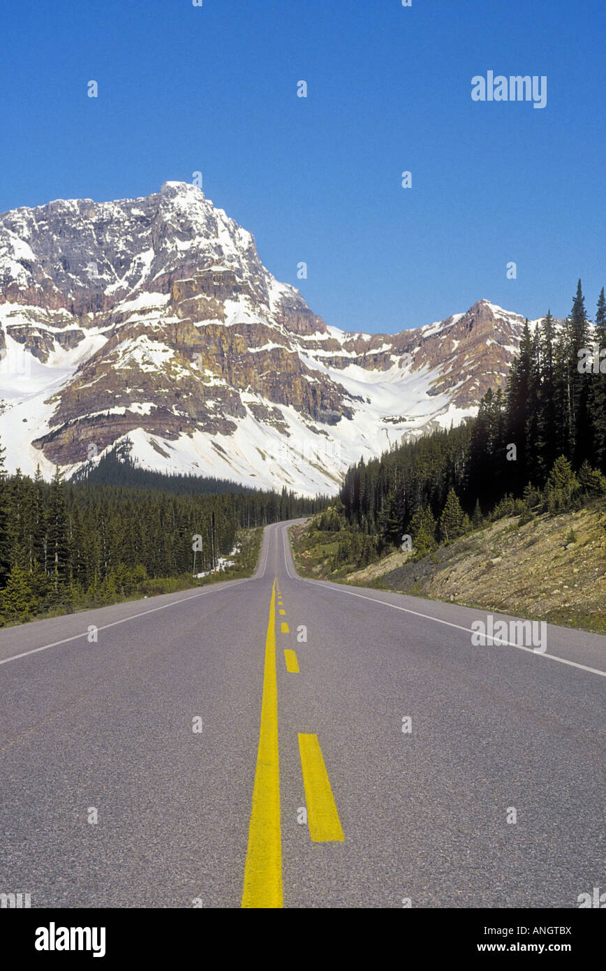 The Icefields Parkway connects Banff National Park and Jasper National ...
