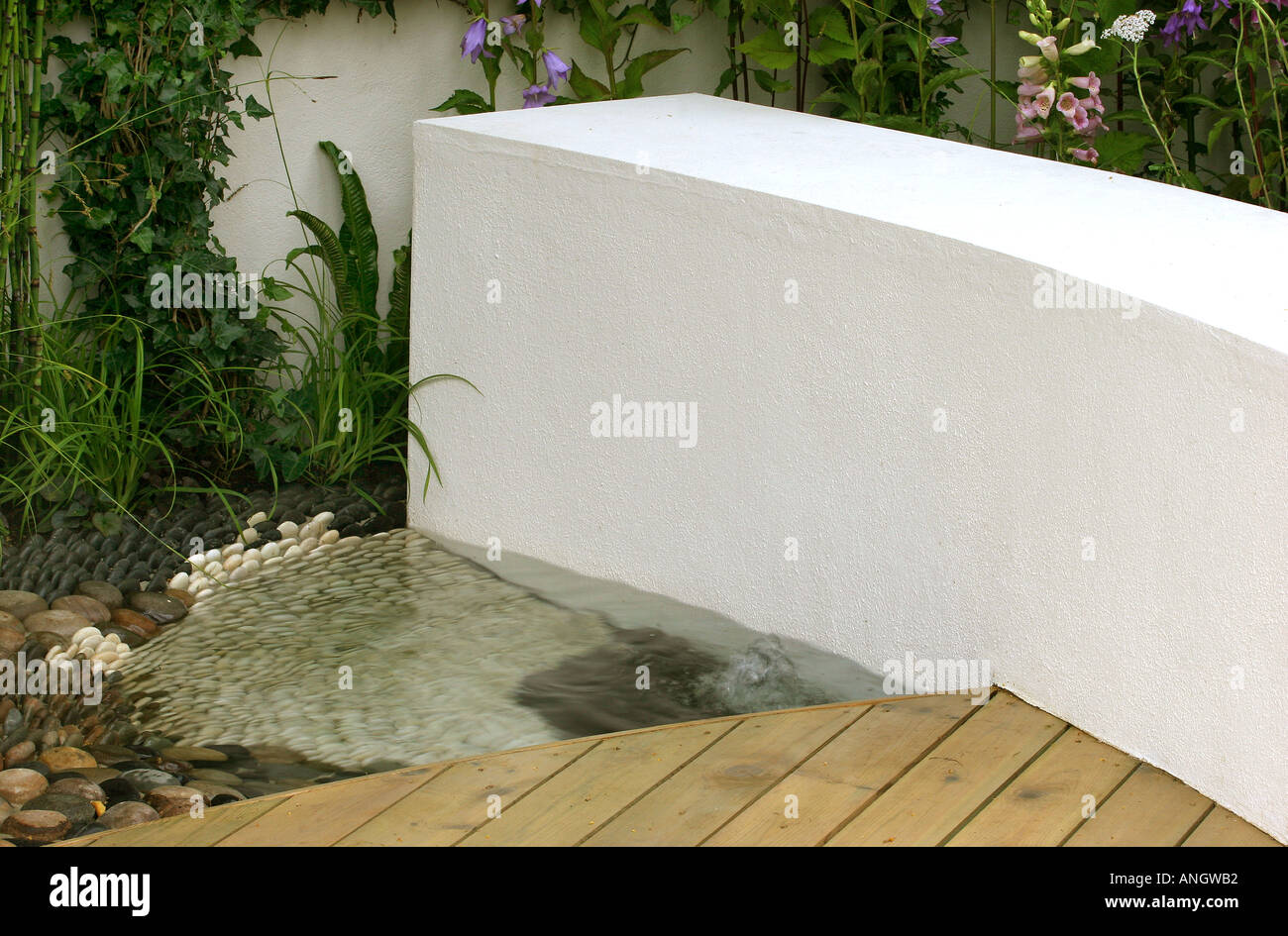 THE NATURAL REFLEXOLOGY GARDEN DESIGNER LOUISE WRIGHT HAMPTON COURT ...