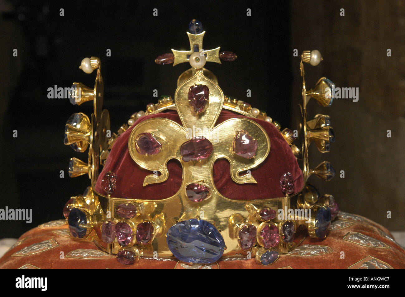 Crown wenceslas hi-res stock photography and images - Alamy