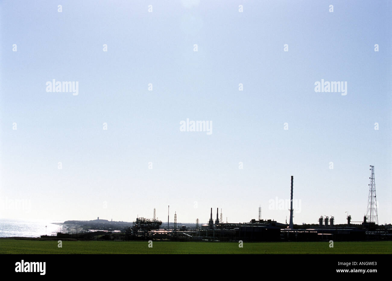 Gas terminal hi-res stock photography and images - Alamy