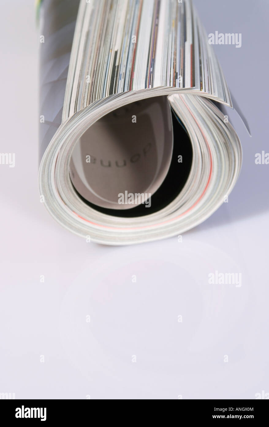 Article journal slick magazine hi-res stock photography and images - Alamy