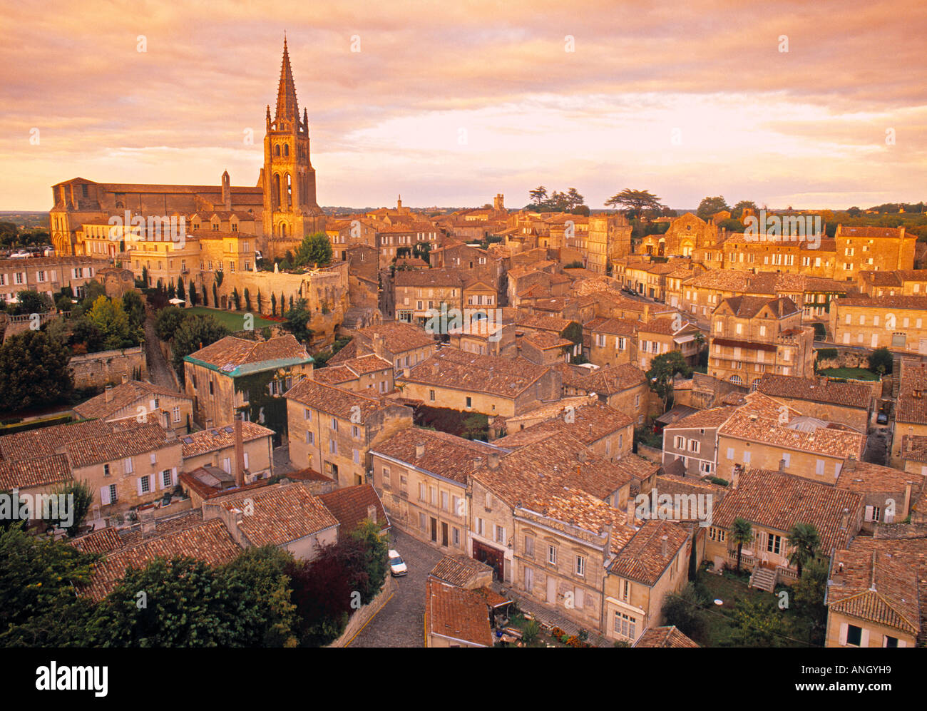 The wine regions of bordeaux france hi-res stock photography and images ...