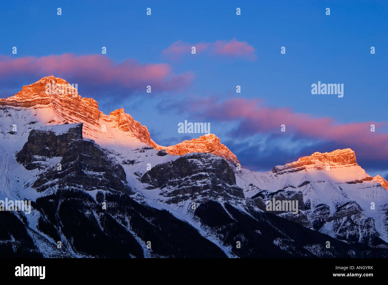 Mt Rundle peaks at sunrise, Canmore, Alberta, Canada Stock Photo - Alamy