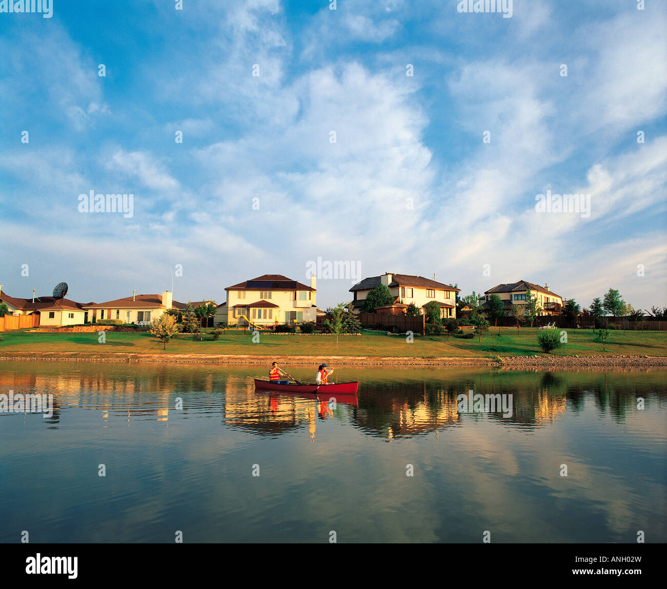 Lake winnipeg and canoes hi-res stock photography and images - Alamy