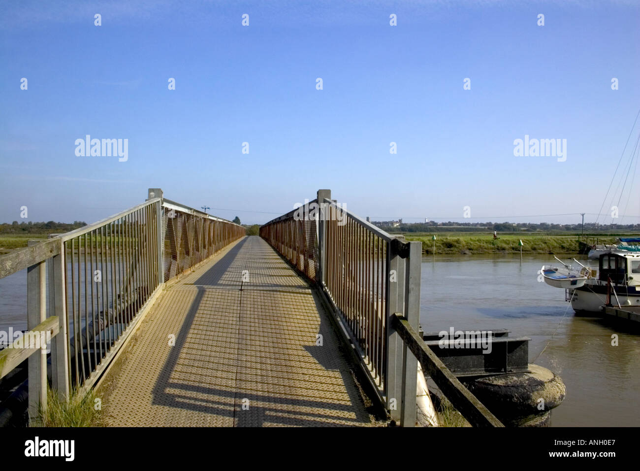 Footbridge walberswick suffolk hi-res stock photography and images - Alamy