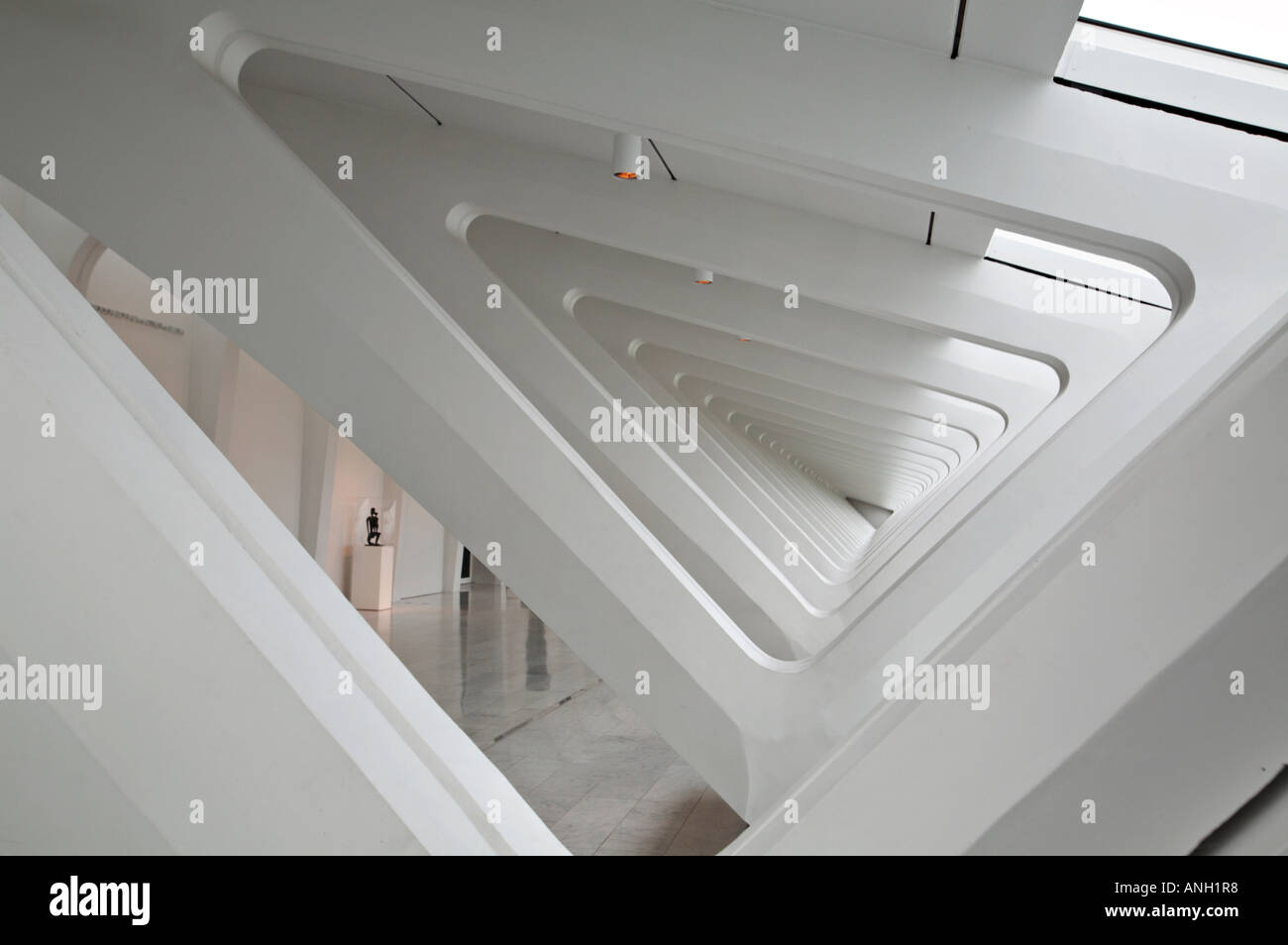 WISCONSIN Milwaukee Art Museum designed by Santiago Calatrava modern ...
