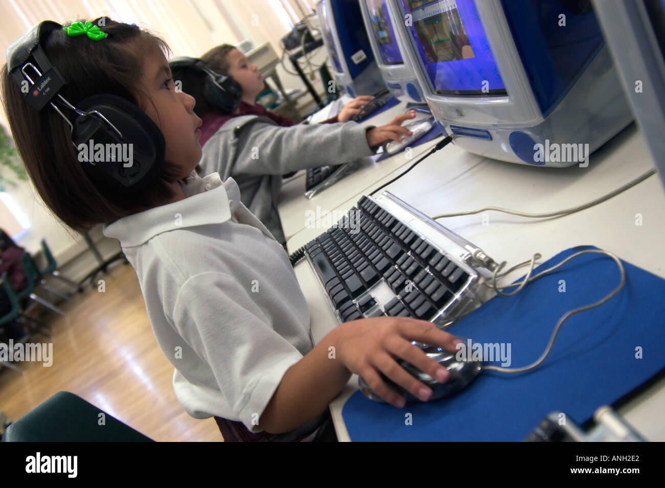 Students computer lab diversity hi-res stock photography and images - Alamy