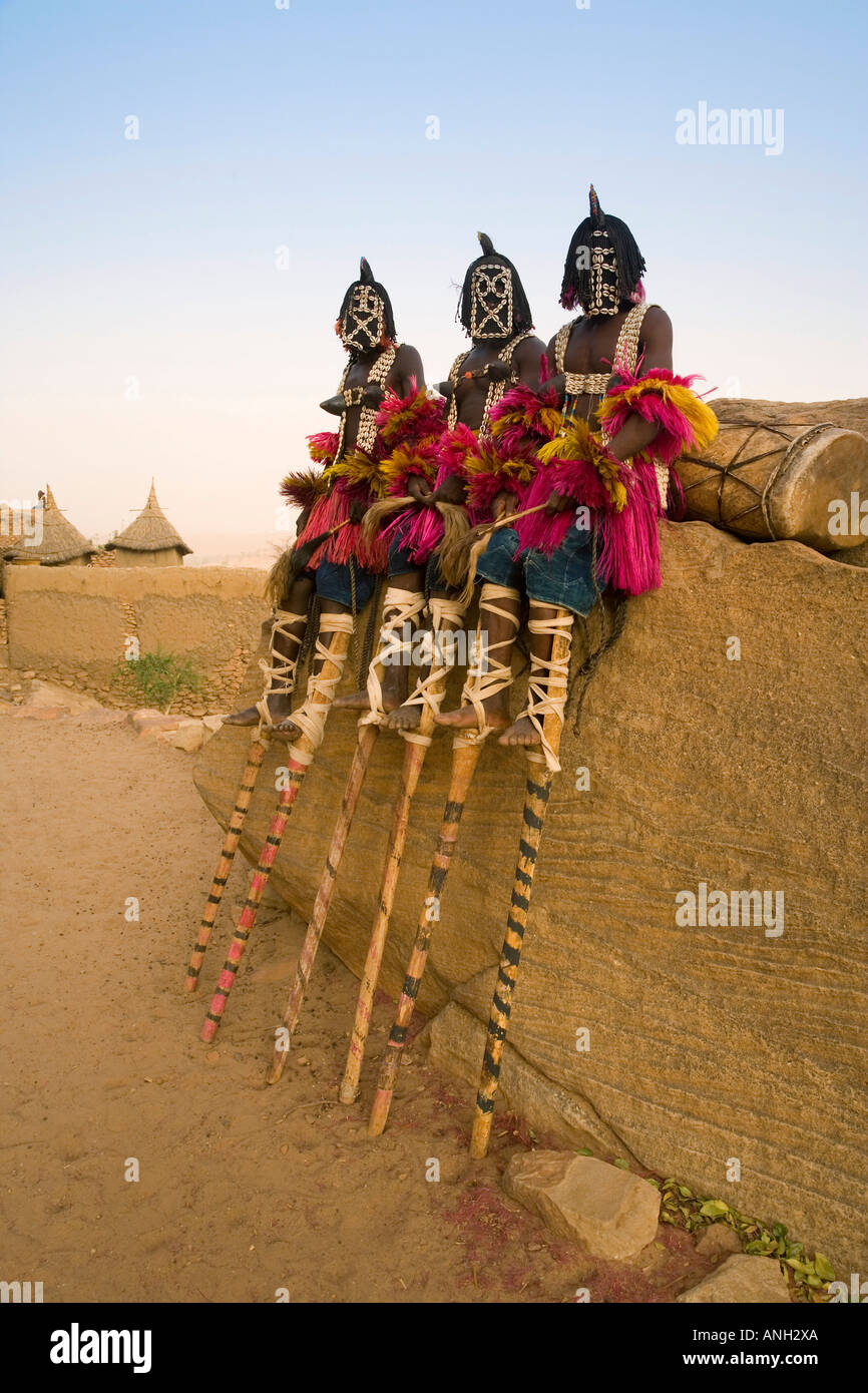 Dogon Tribe High Resolution Stock Photography and Images - Alamy