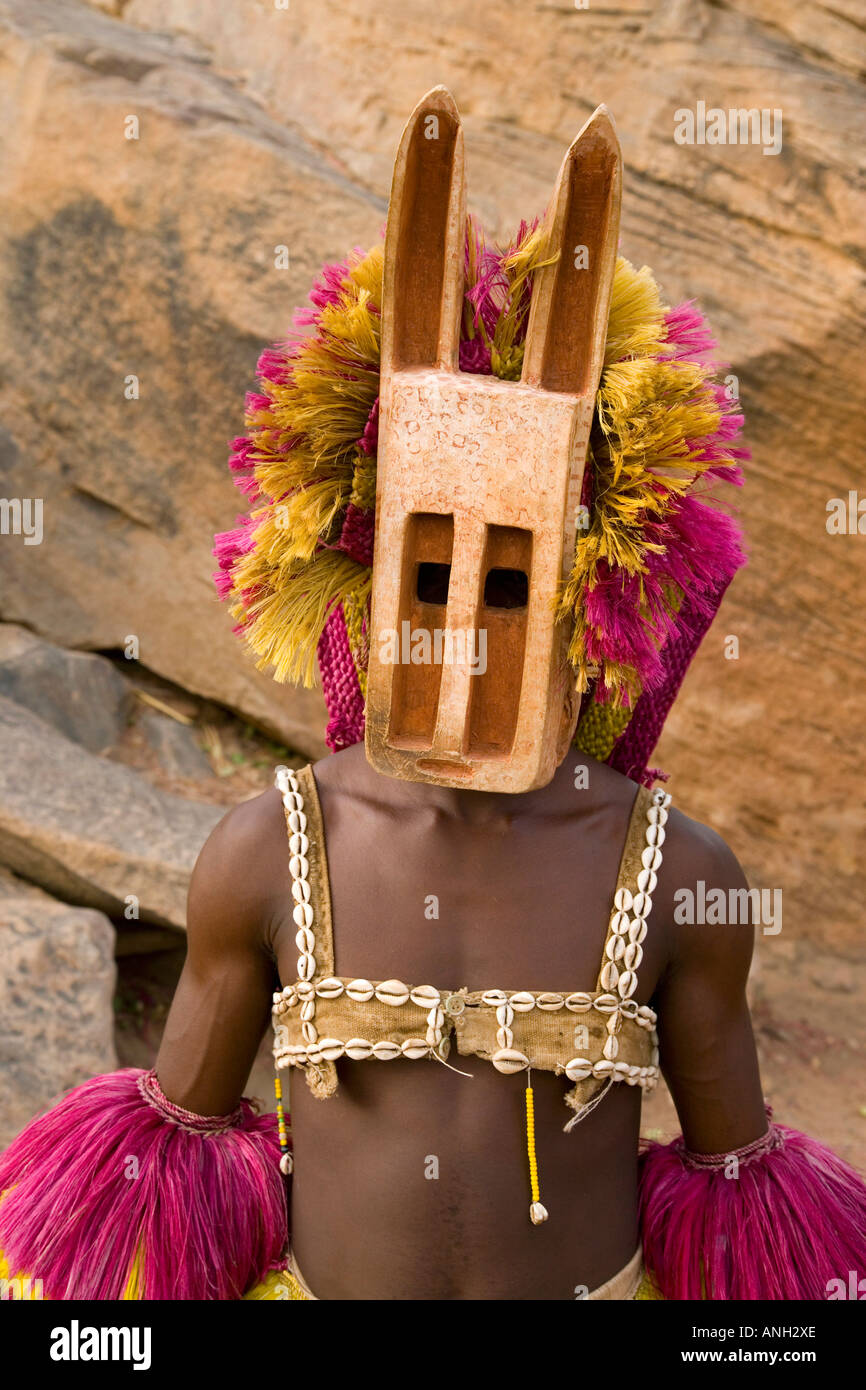 Ceremonial dogon dancers dogon country hi-res stock photography and ...