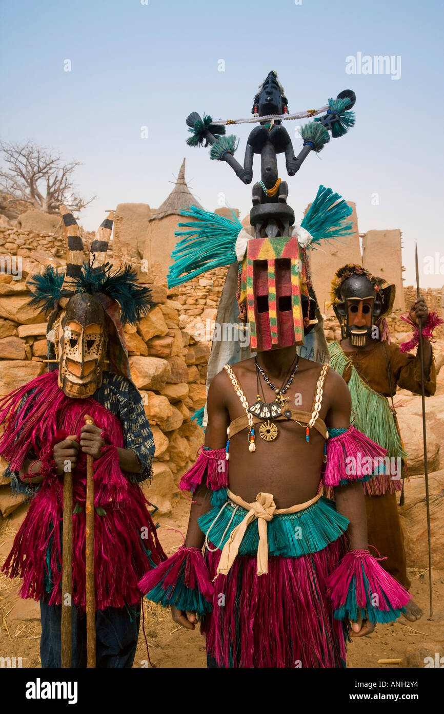 Dogon tribe hi-res stock photography and images - Alamy
