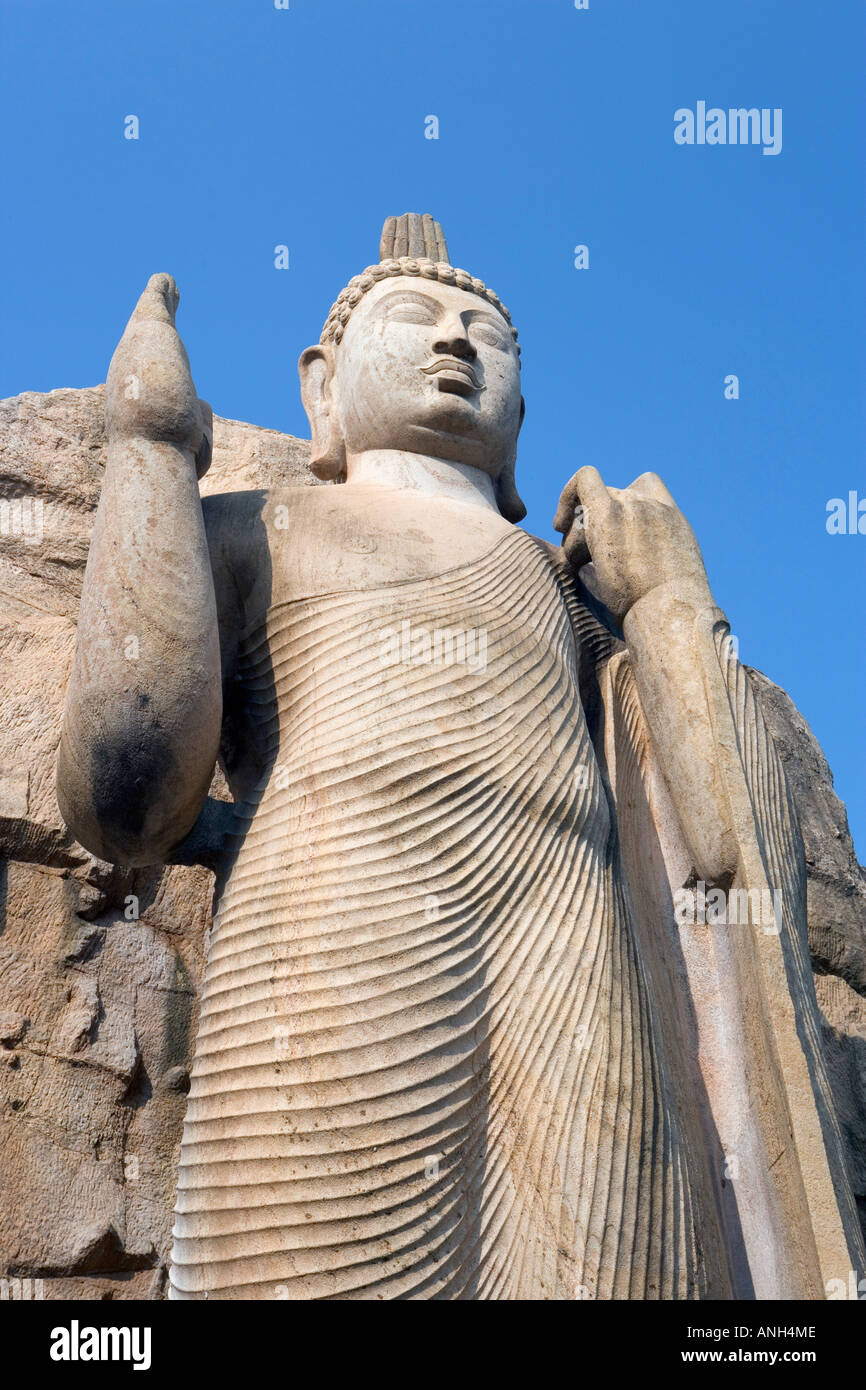 The giant standing Aukana Buddha, Aukana, Sri Lanka Stock Photo - Alamy