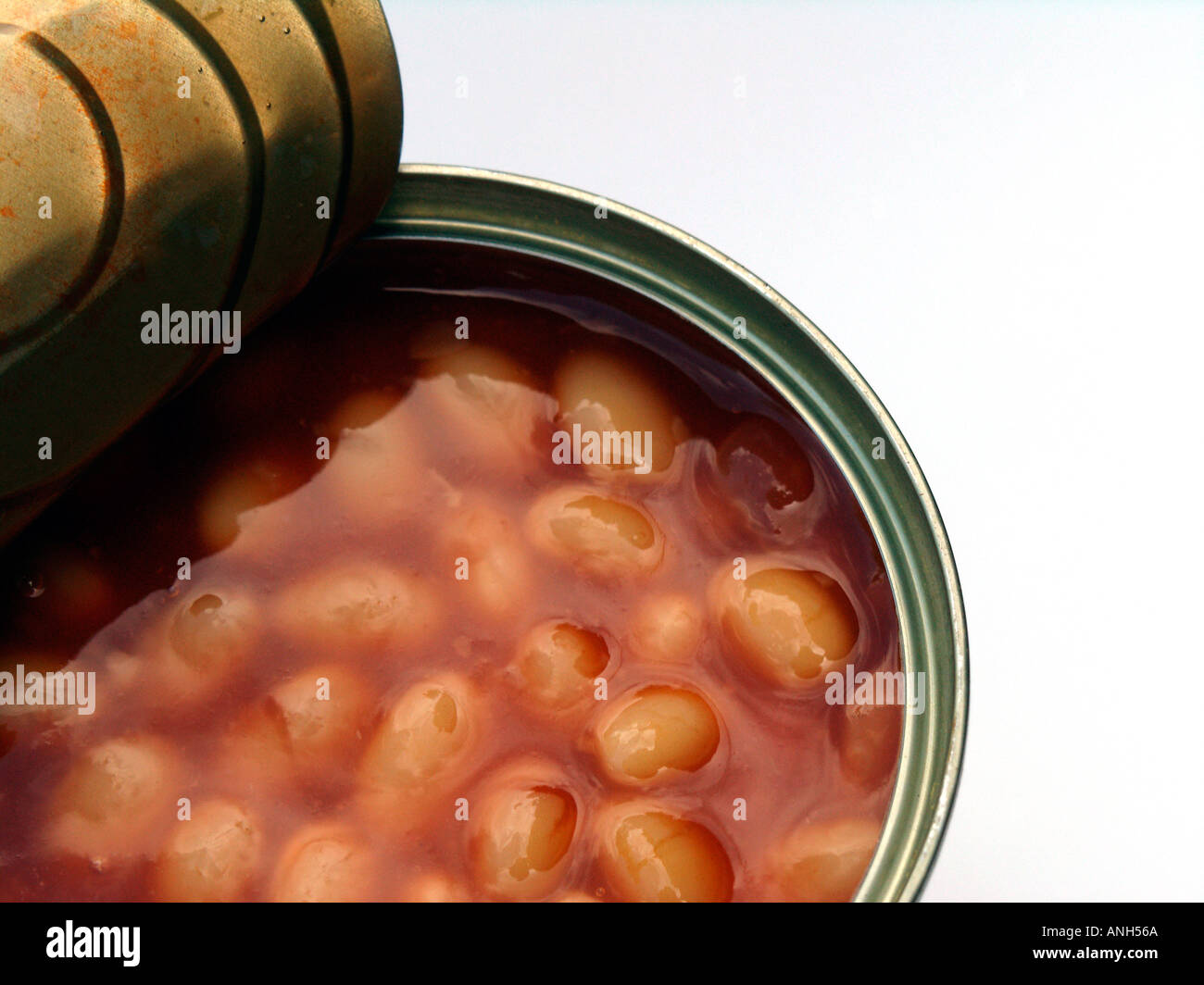 Open tin baked beans tomato sauce hi-res stock photography and images ...