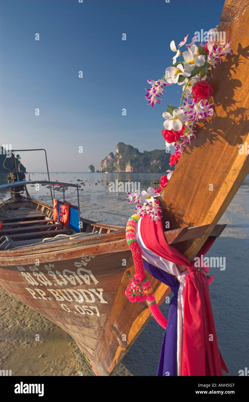 Traditional longtail boat, Ao Lo Dalam, (Lo Dalam Bay), Ko Phi Phi ...