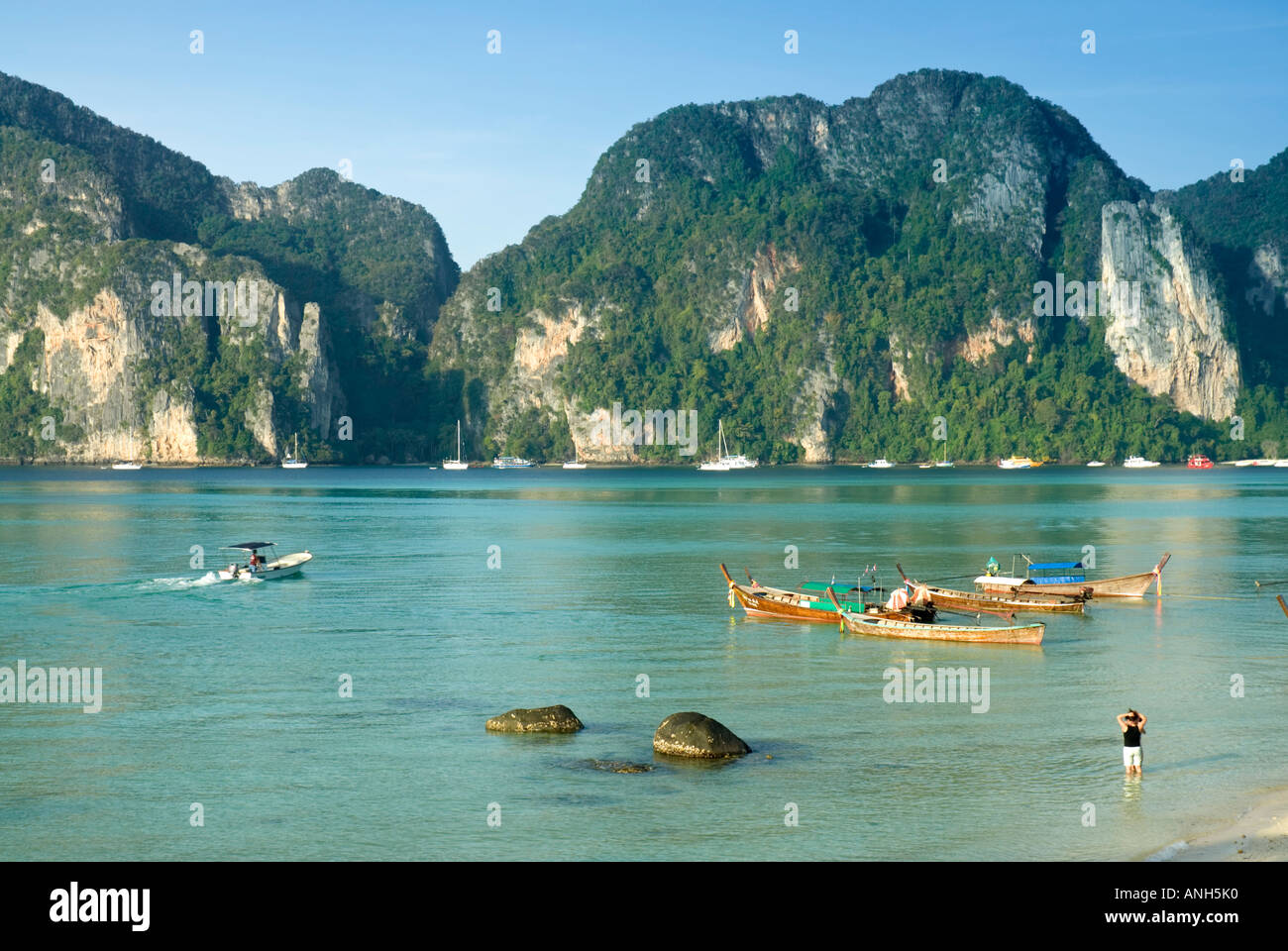 Ton sai bay hi-res stock photography and images - Alamy