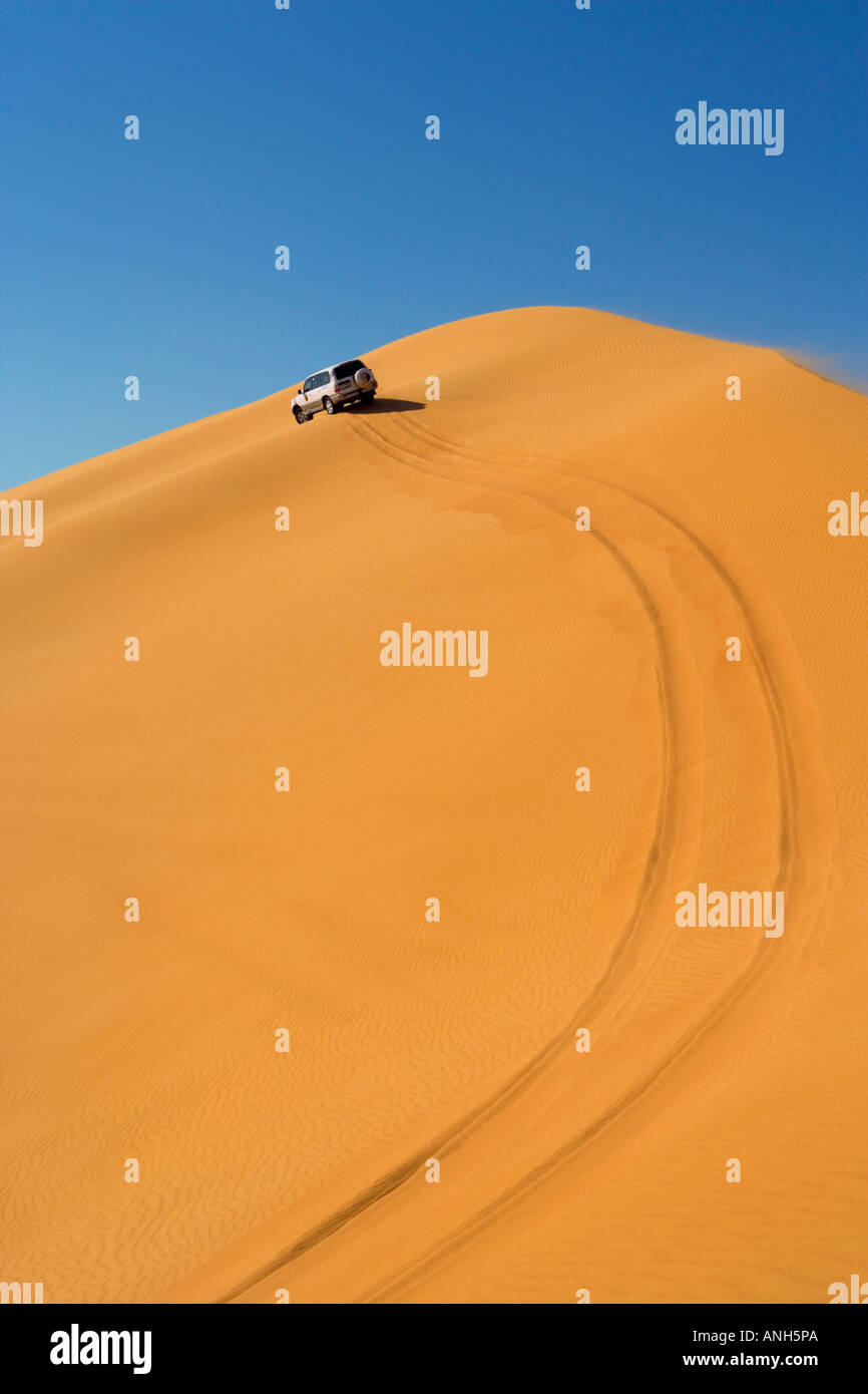 4x4 'dune-bashing' safari, Sand Dunes, Arabian Desert, Dubai, United ...