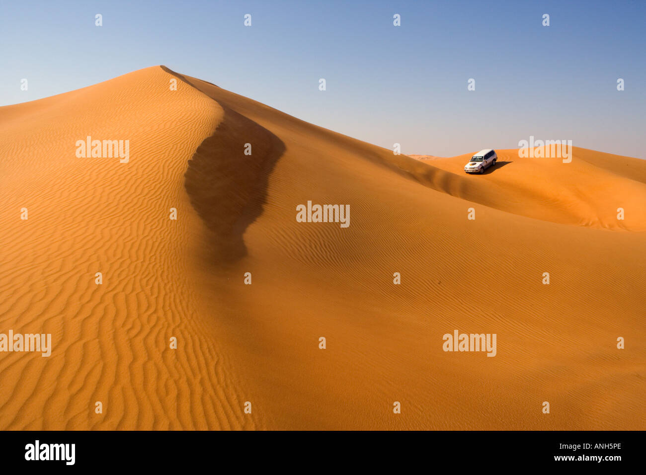 4x4 'dune-bashing' safari, Sand Dunes, Arabian Desert, Dubai, United ...