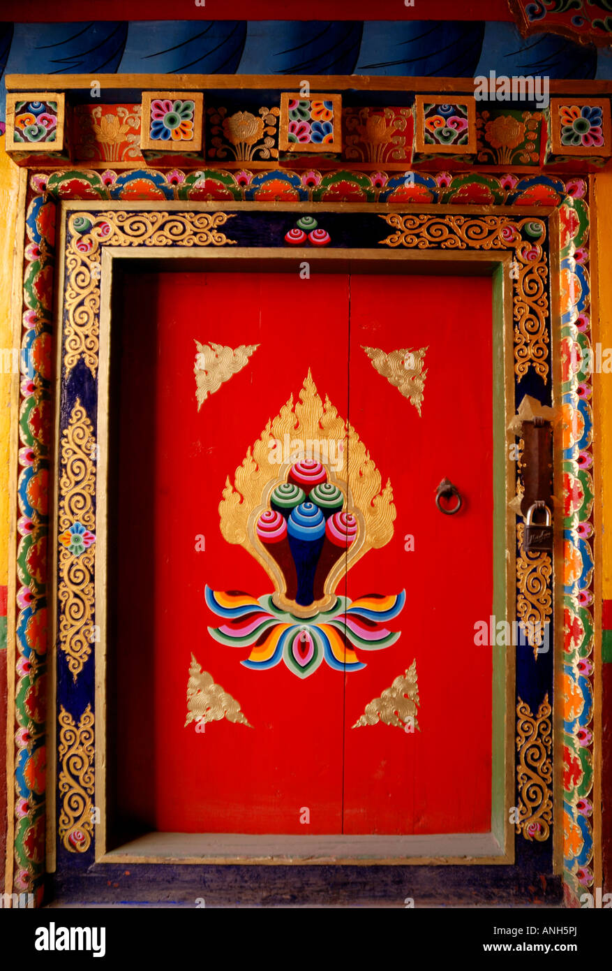 traditional tibetan house,and Daofu Tibetan house is very famous for house paintings in Sichuan ...