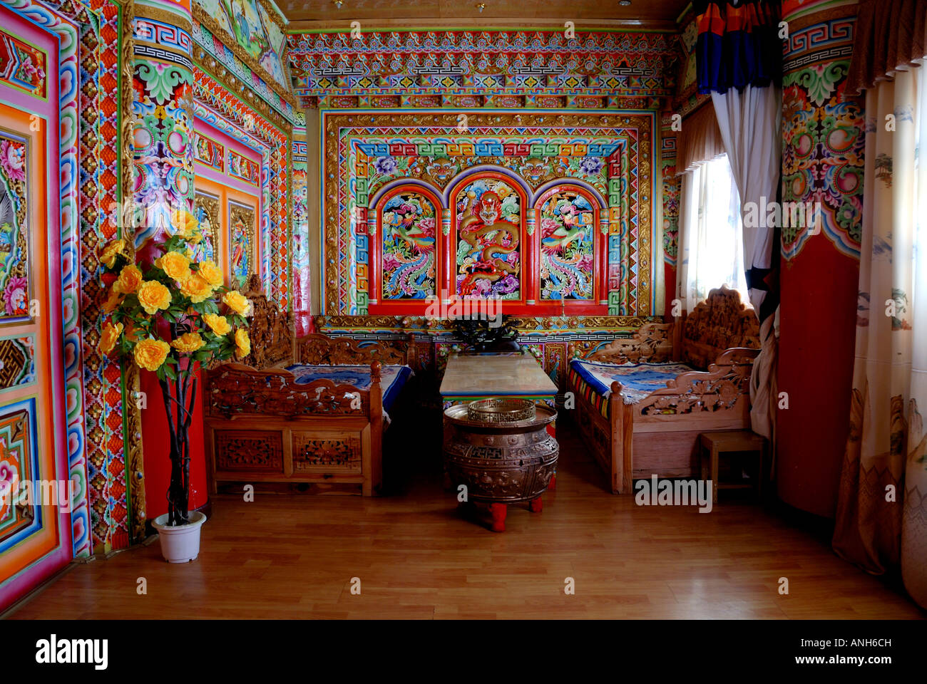 traditional tibetan house,and Daofu Tibetan house is very famous for house paintings in Sichuan ...