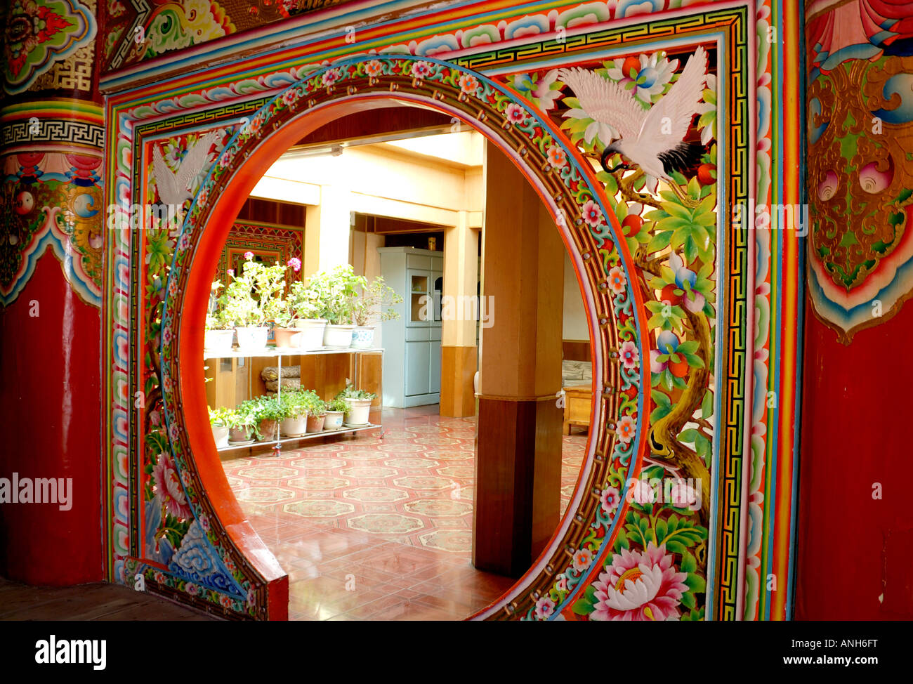 Traditional tibetan house hi-res stock photography and images - Alamy