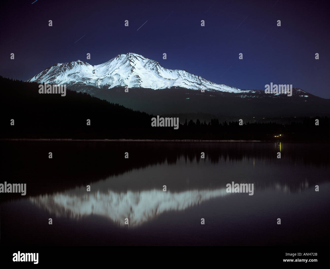 Mt shasta stars hi-res stock photography and images - Alamy