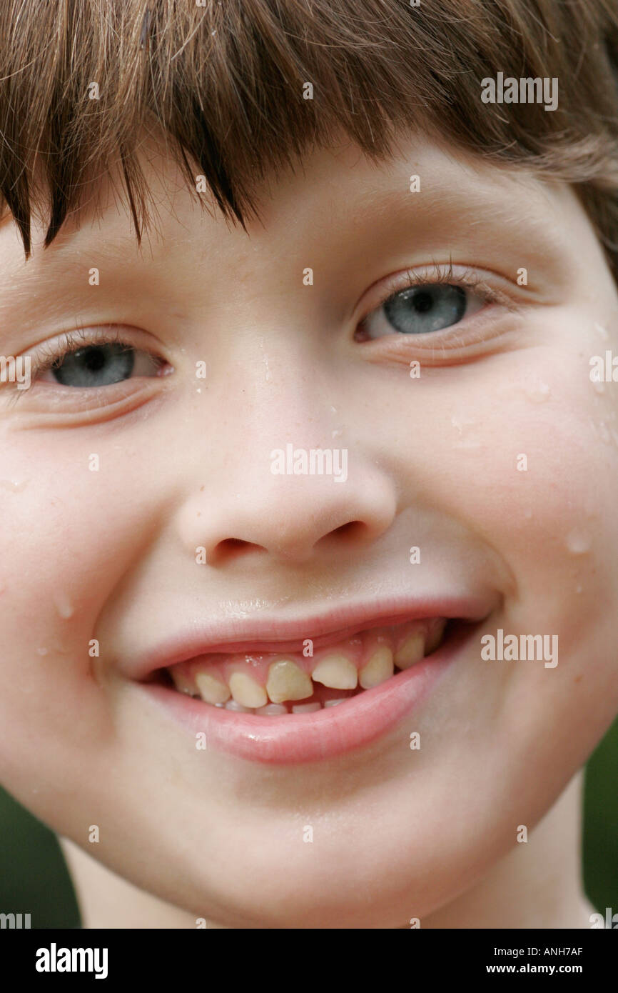 Split chin hi-res stock photography and images - Alamy