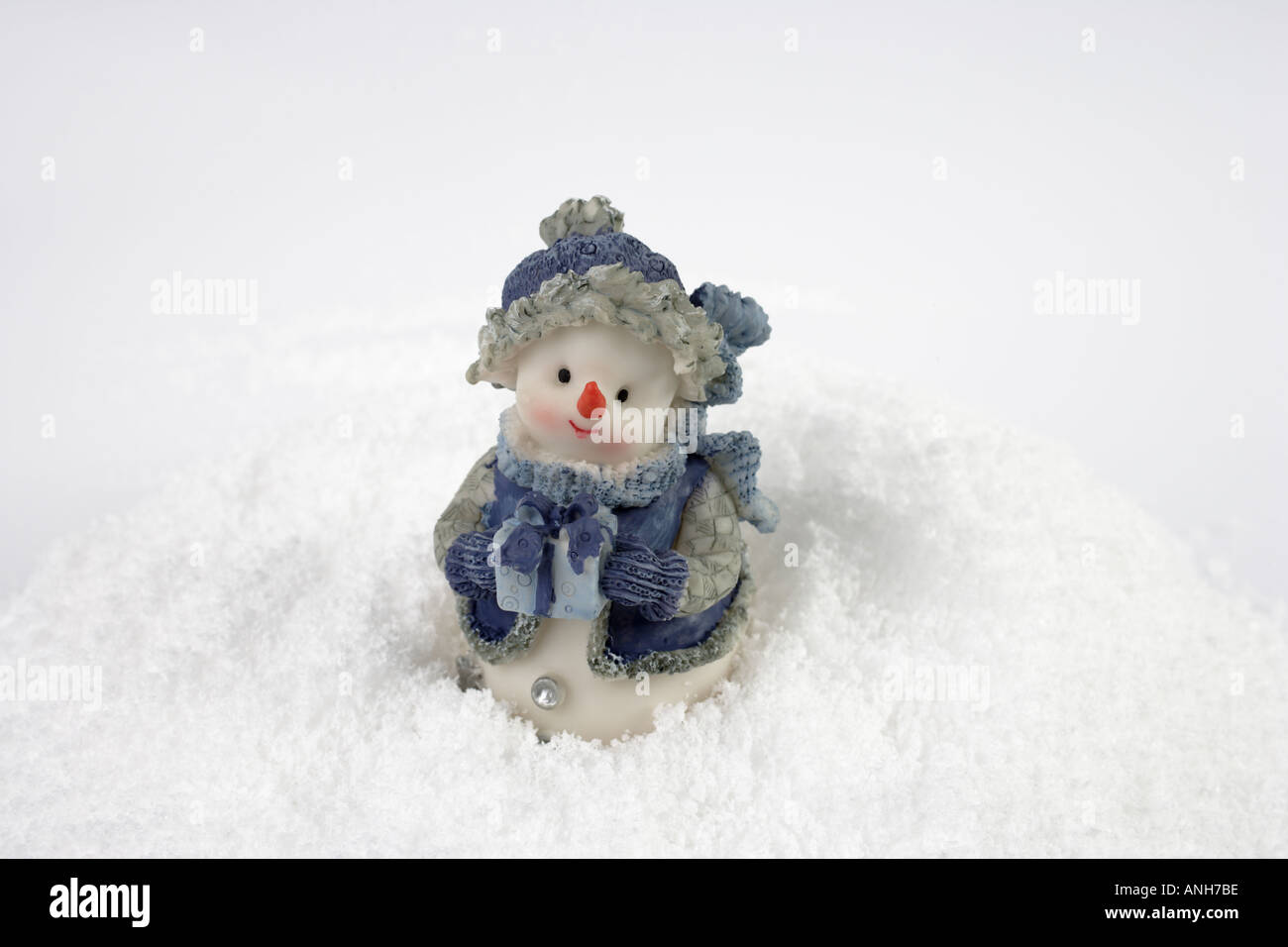 Tiny snowmen hi-res stock photography and images - Alamy
