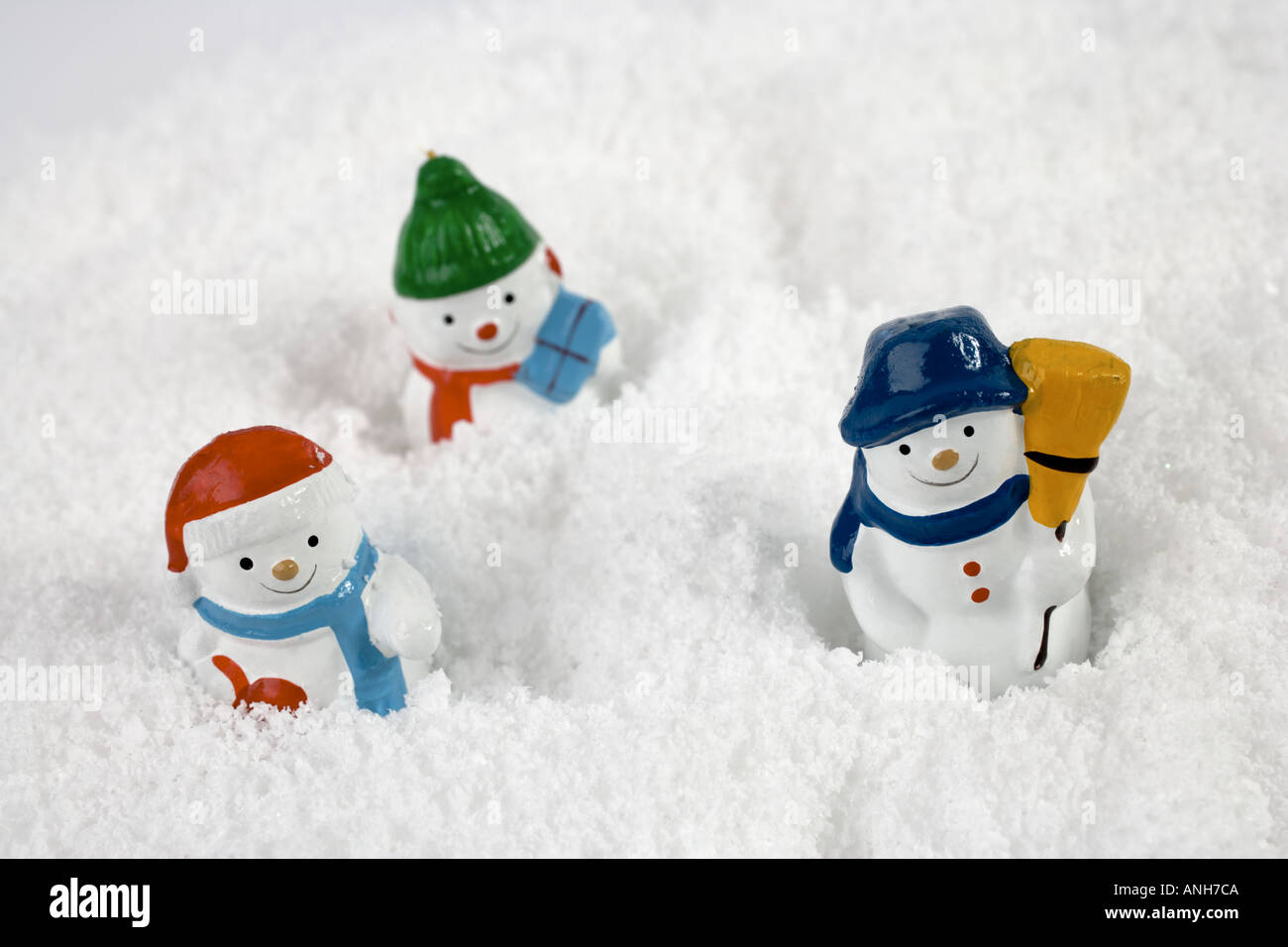 Tiny snowmen hi-res stock photography and images - Alamy
