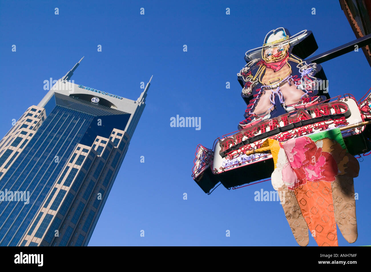 Bell south tower lower broadway hi-res stock photography and images - Alamy