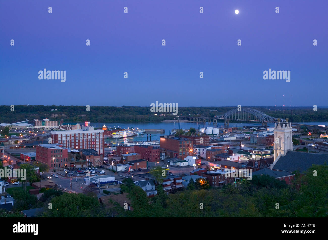 Mississippi River and town of Dubuque, Iowa, USA Stock Photo - Alamy