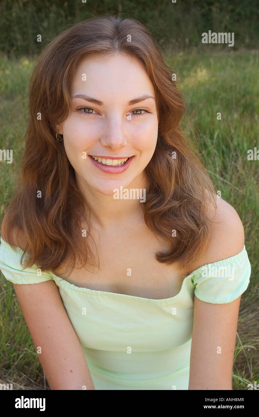 Teen teens teenager teenagers sitting hi-res stock photography and ...
