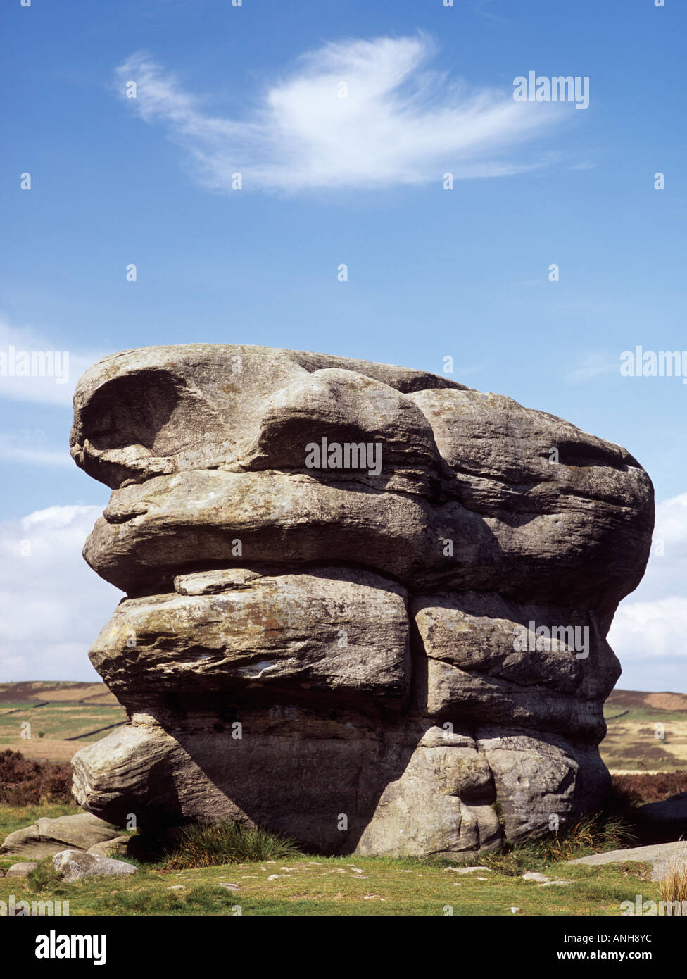 Eagle stone rock gritstone monolith on Eaglestone Flat above Baslow ...