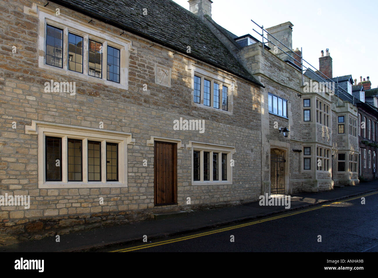 Converted flats high street hi-res stock photography and images - Alamy