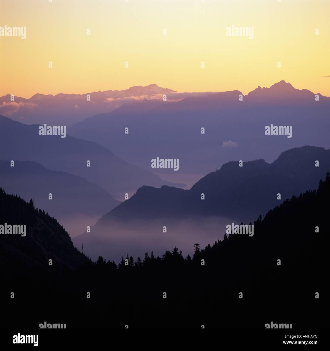 Mount elphinstone hi-res stock photography and images - Alamy